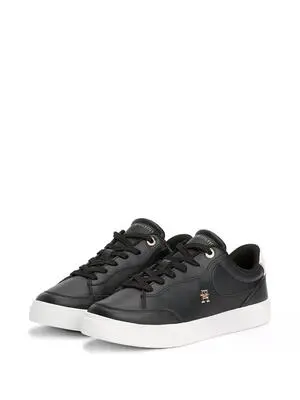 Tommy Hilfiger Logo-plaque Sneakers - Black