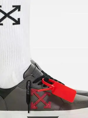 Off-White Vulcanized Low Arrow Sneakers - Grey