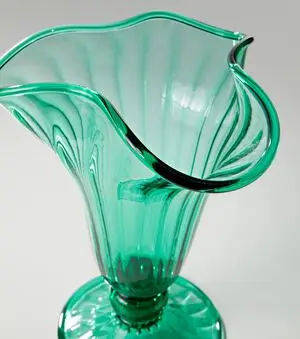 AKUA OBJECTS Blixen Small Glass Vase