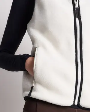 Quince Sherpa Full-zip Vest - Frost/black