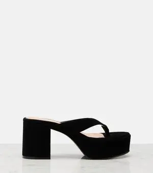 GIANVITO ROSSI Suede Platform Thong Sandals - Black