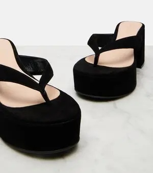 GIANVITO ROSSI Suede Platform Thong Sandals - Black