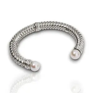 DANEILA LÉON Sterling Freshwater Pearl Cuff - Silver