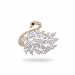 ANGEL BAROCCO Diamond Swan Brooch - Gold