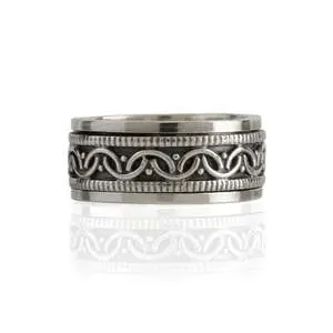CHARLOTTE'S WEB JEWELLERY Celtic Bravery Spinning Ring - Silver