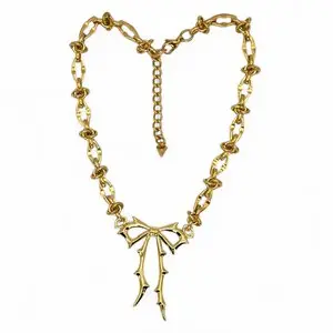 JAGGED HALO JEWELRY Carrie Bow Necklace - Gold