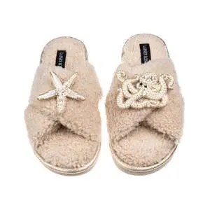 LAINES LONDON Boucle Slippers With Brooches - Brown
