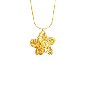 MAISON DE GALA Flower Pendant Necklace - Gold