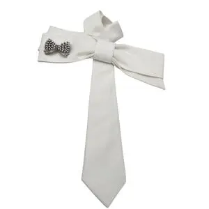 NANDANIE Bowtie With Pearl Bow Detail - Silver