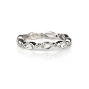 THE JEWELLERY STORE LONDON Eternity Band In Sterling Silver With White Topaz - Silver/white