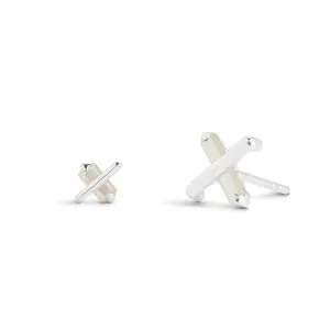 KASUN LONDON Butterfly Kiss Pearl Earrings - Silver/white