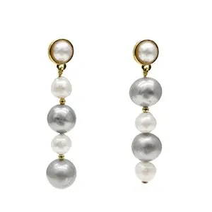 FARRA Freshwater Pearl Stud Earrings - Grey/white
