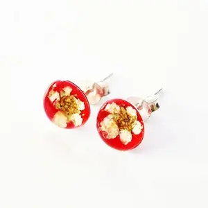 LAURA DAILI Glass Earrings With White Blossoms - Red