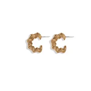 Lovard Twisted Hoop Earrings - Gold