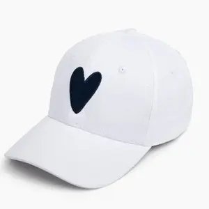 TRELLE Baseball Cap With Embroidered Heart - White