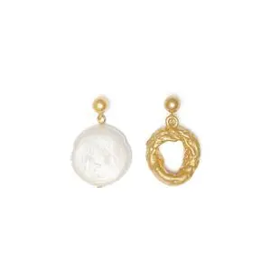SHABELLA NYC Asymmetrical Pearl Earrings - Gold