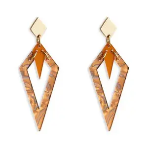 TOOLALLY Neutrals Arrowheads Tiger Shell Earrings - Gold