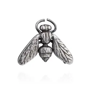 YASMIN EVERLEY JEWELLERY Hoverfly Lapel Pin - Silver