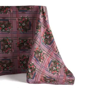 SOPHIE WILLIAMSON DESIGN Large Square Tablecloth In Dusty Lilac With Romantic Roses And Bold Lines - Pink