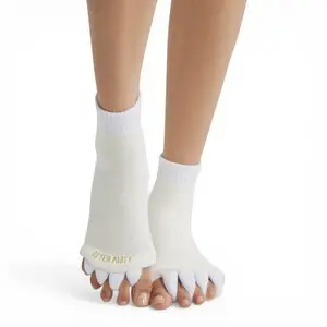 HIGH HEEL JUNGLE BY KATHRYN EISMAN High Heel Jungle The After Party Foot Relief Socks - White