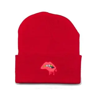 C.A.N.V.A.S Lips Beanie - Red