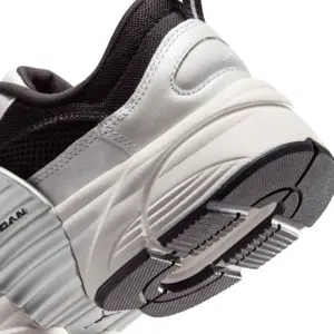 JORDAN Trunner O/s Sneakers - Grey