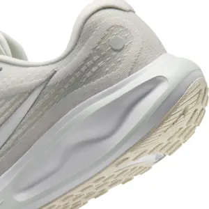 Nike Journey Run Road Running Shoes - White