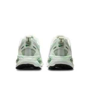 Nike Vomero 18 Road Running Shoes - Green