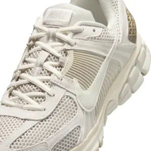 Nike Zoom Vomero 5 Sneakers - Grey