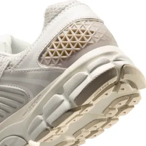 Nike Zoom Vomero 5 Sneakers - Grey