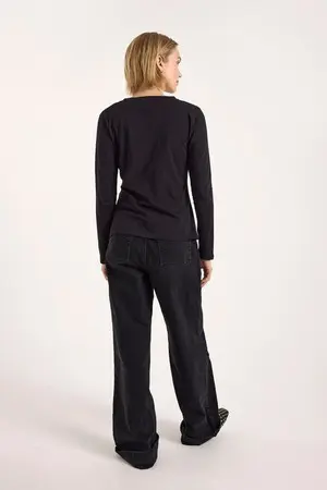 BRODIE CASHMERE Cotton V-neck Long Sleeve T-shirt - Black