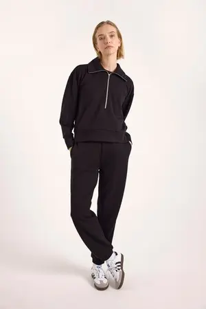 BRODIE CASHMERE Jersey Half Zip Sweatshirt With Piping Detail - Black