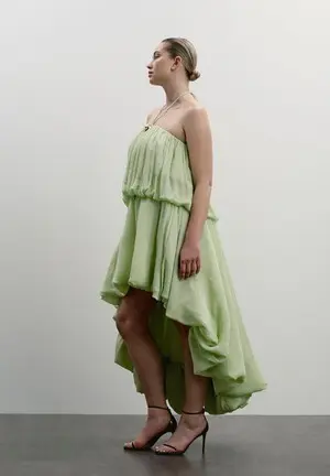 11 HONORE Bubble Halter Gown