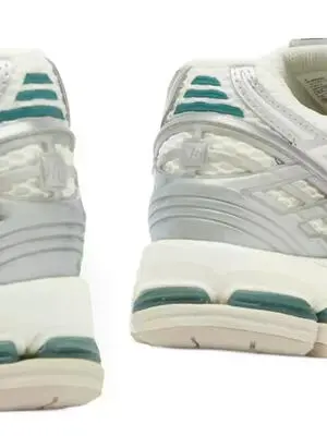 NEW BALANCE 1906r Sneakers - Neutrals