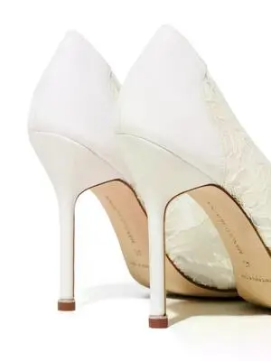 Manolo Blahnik Hangisi Lace Pumps - White