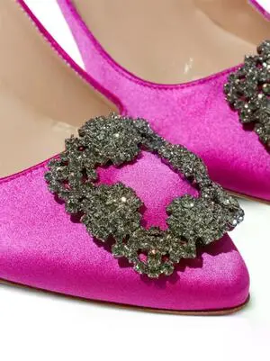 Manolo Blahnik Hangisi 90 Crystal-buckle Pumps - Pink
