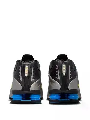 Nike Shox R4 Sneakers - Grey