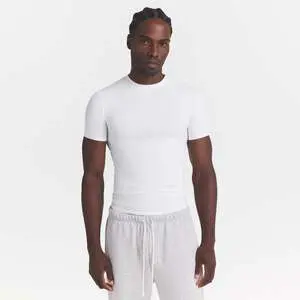 SKIMS Slim T Shirt | White | Large | Fits Everybody - Marble