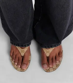 Gucci Vittoria Gg Canvas Thong Sandals