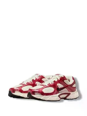 Nike V5 Rnr Panelled Sneakers