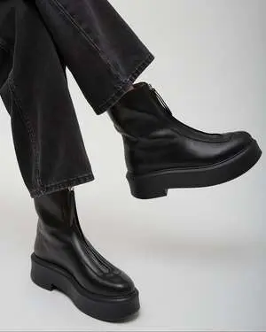 THE ROW Zipped 1 Leather Ankle Boots - Black