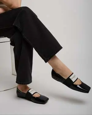 Givenchy Logo Ballerinas - Black