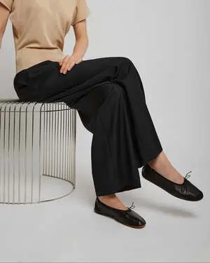 THE ROW Round Leather Ballet Flats