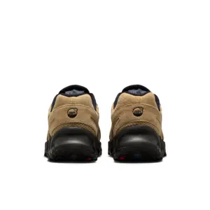 Nike Air Max Dn8 Leather Sneakers