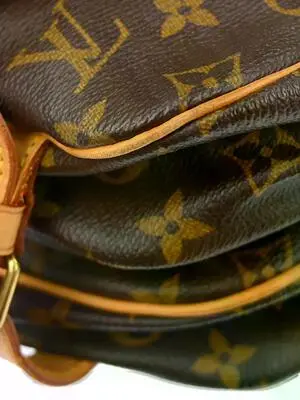 LOUIS VUITTON 2004 30 Monogram Saumur Messenger Bag - Brown