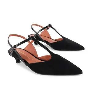 Intentionally Blank Pointed Toe Shoes For Women
