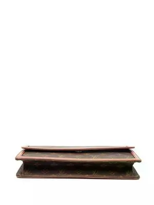 LOUIS VUITTON 1992 Monogram Pochette Dame Gm Clutch