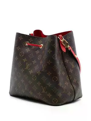 LOUIS VUITTON 2017 Monogram Neonoe Mm Bucket Bag