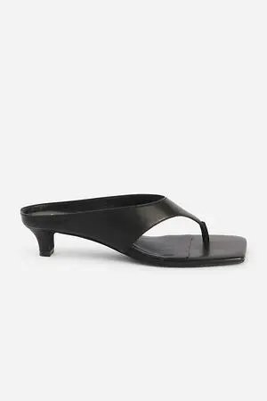 Intentionally Blank Year Ahead Flip-flop Kitten Heels - Black