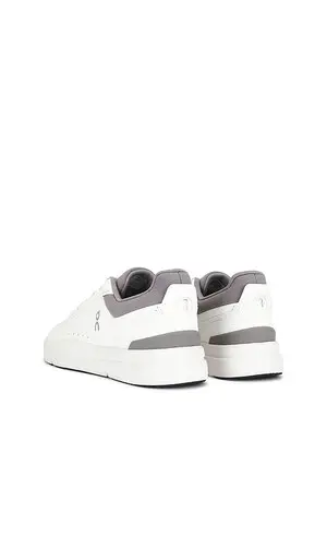 On The Roger Advantage Sneakers